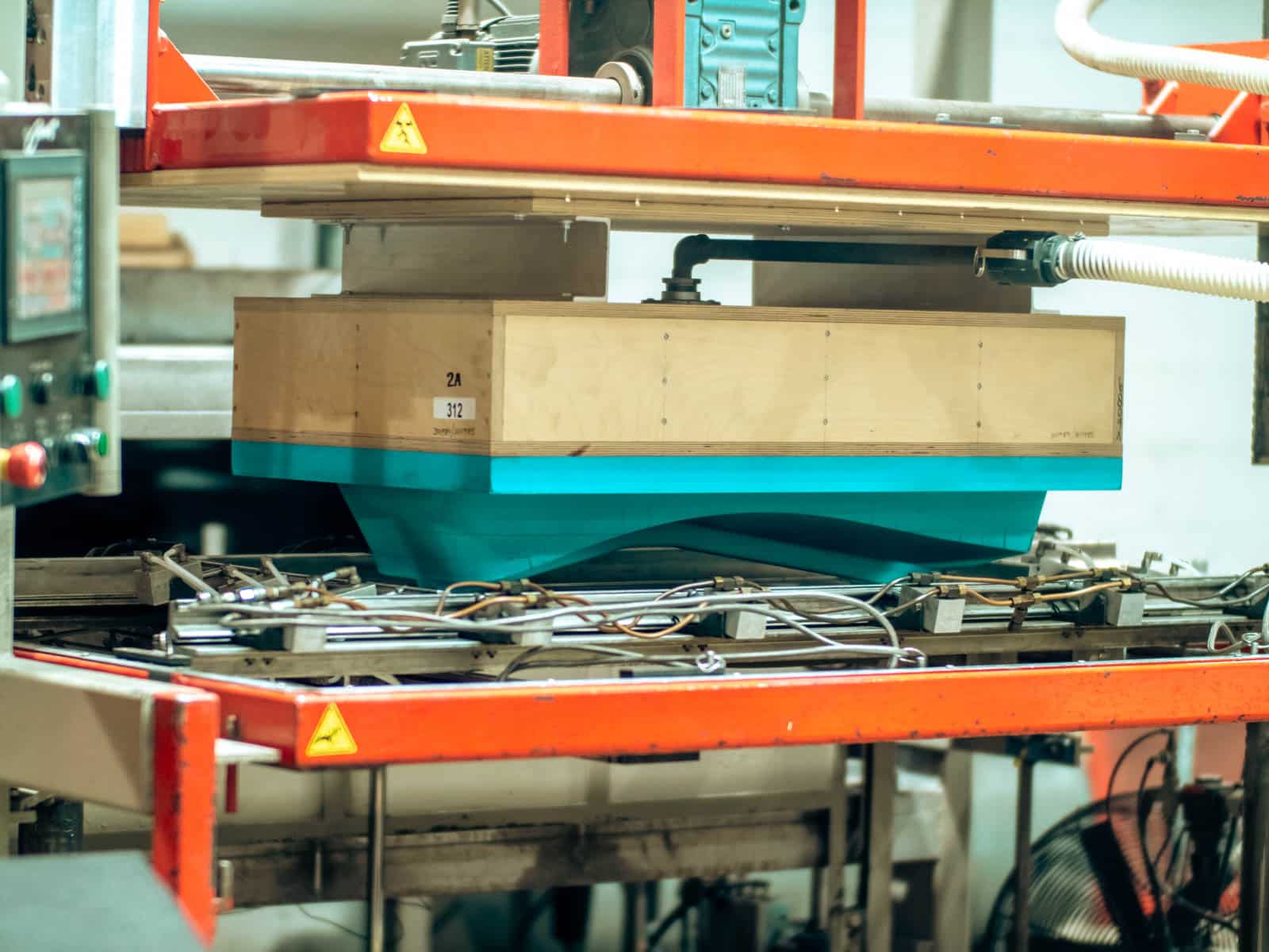 Vacuum Thermoforming, Plastic Forming | Joslyn Manufacturing